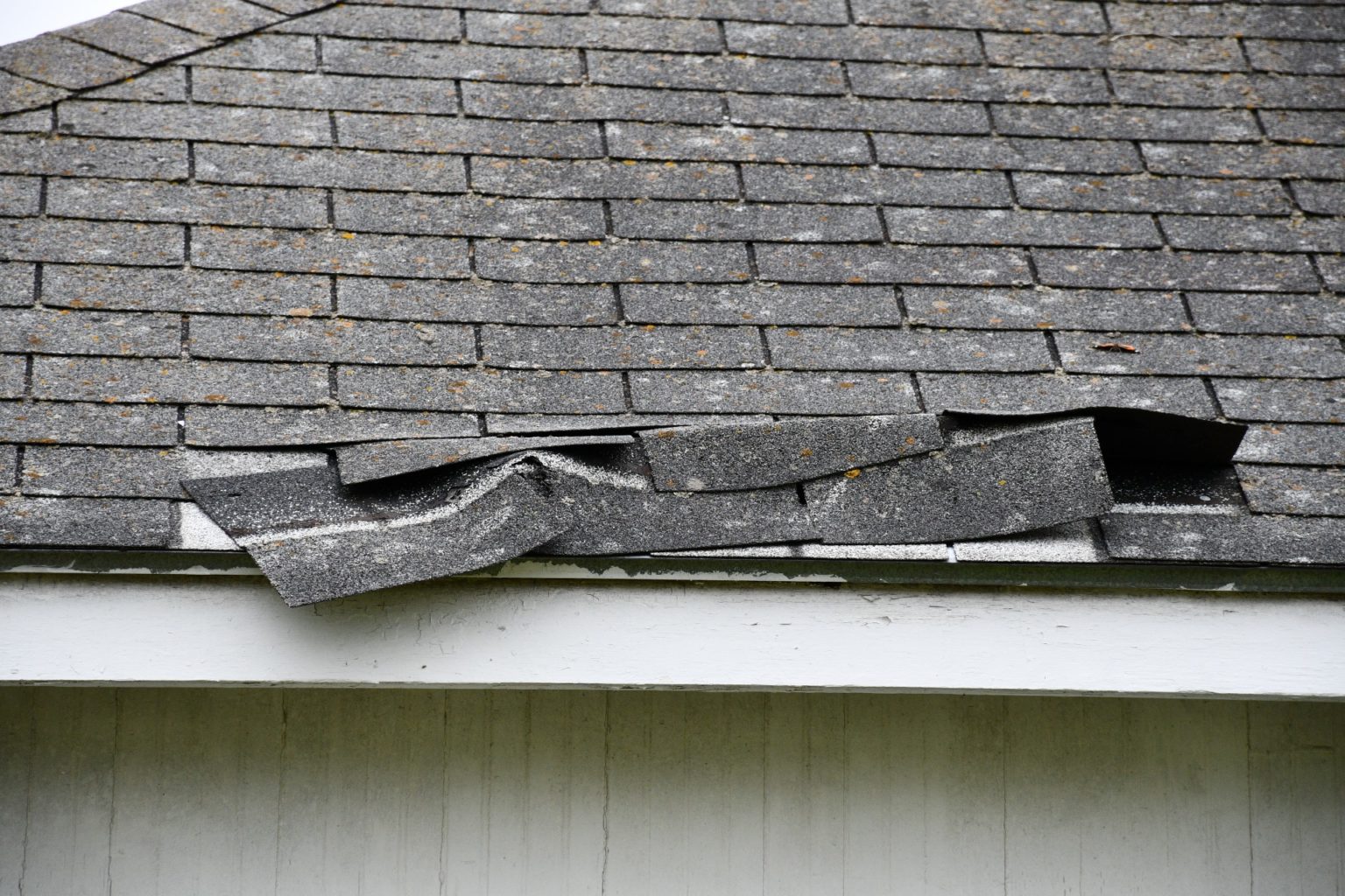 6 Signs Your Asphalt Shingle Roof Is Damaged - Smart Exteriors